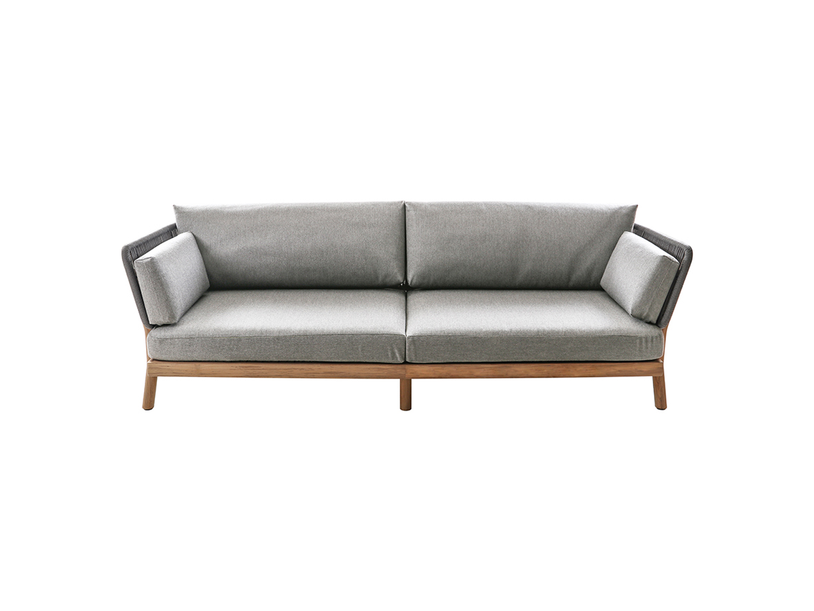 studio Marcella bench front - Traditional Teak